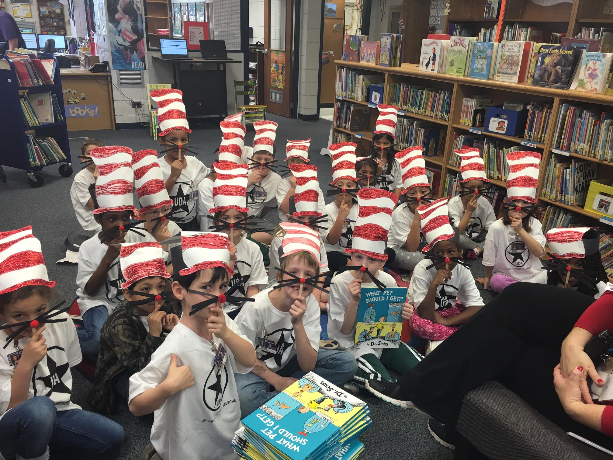 Grab Your Hat and Read with the Cat - Get Georgia Reading